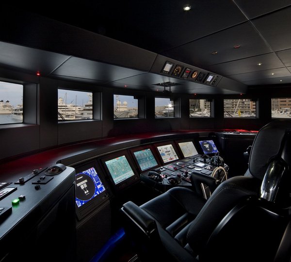 Yacht SEA FORCE ONE, Admiral | CHARTERWORLD Luxury Superyacht Charters